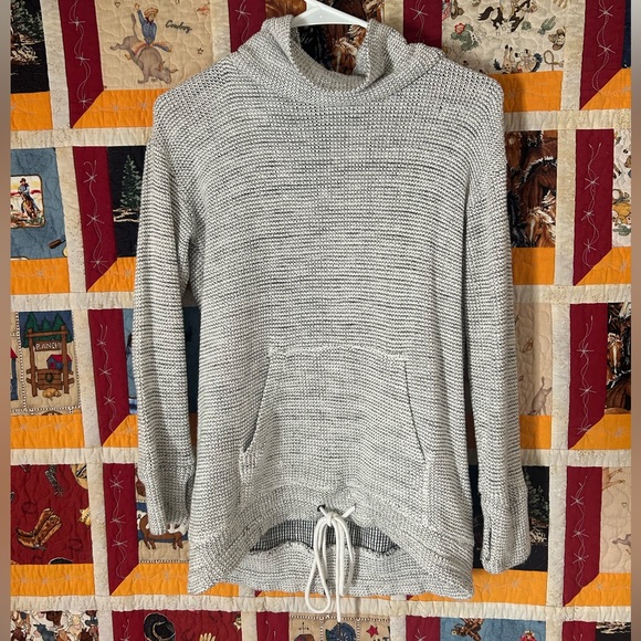 Tops | Gray Black And White Knitted Like Sweater | Poshmark